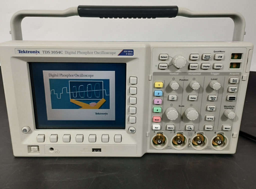 Tektronix / テクトロニクス TDS3054C デジタル・フォスファ・オシロスコープ 500MHz 5GS/s | 中古研究機器.com